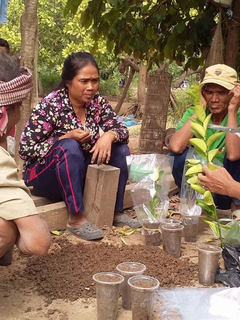 Update Staff teaching how to plant with using a little bit of water ...